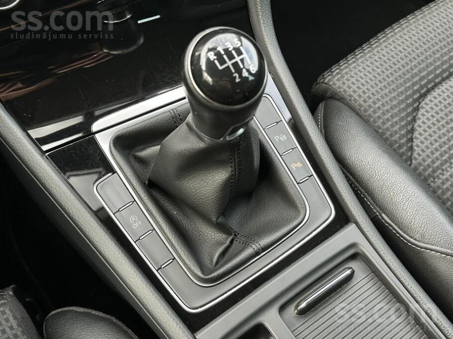 Black Volkswagen Golf 2014 in Tukums, with an engine capacity of 2.00 L and mileage of 287 thousand km for 7490 €, photo 19 on AUTOMOTO.COM.LV