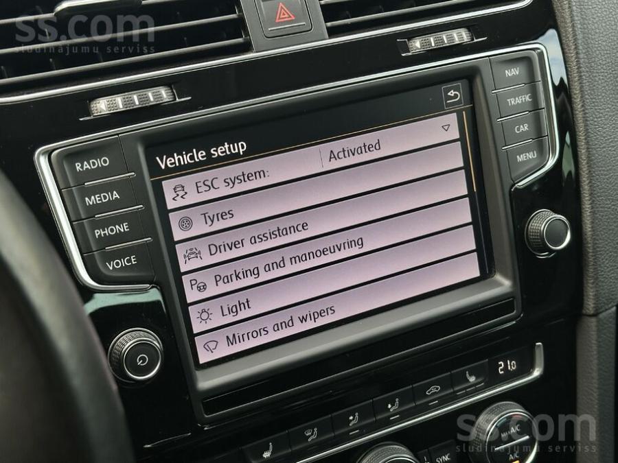 Black Volkswagen Golf 2014 in Tukums, with an engine capacity of 2.00 L and mileage of 287 thousand km for 7490 €, photo 23 on AUTOMOTO.COM.LV