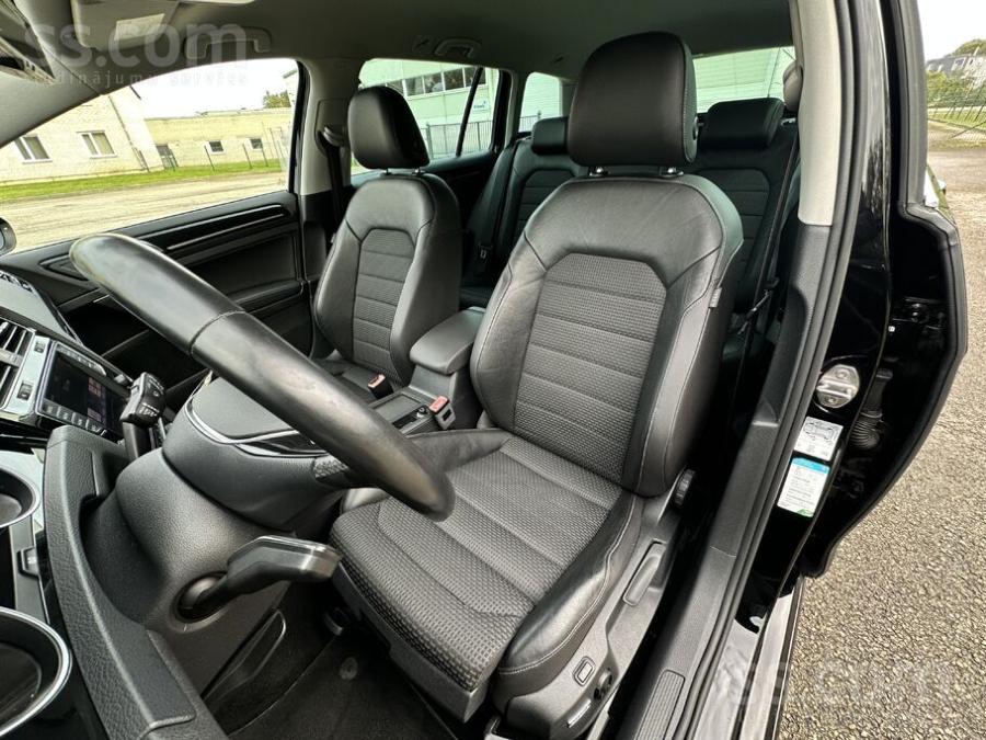 Black Volkswagen Golf 2014 in Tukums, with an engine capacity of 2.00 L and mileage of 287 thousand km for 7490 €, photo 30 on AUTOMOTO.COM.LV