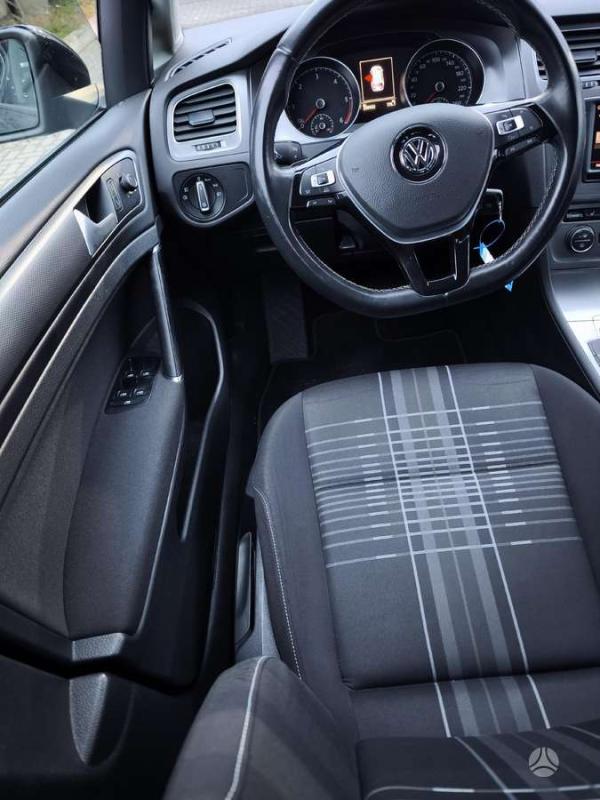 Melns Volkswagen Golf 2015 Tauragė, ar dzinēja tilpumu 1.60 L un nobraukumu 259 tūkst. km par 6800 €, foto 8 vietnē AUTOMOTO.COM.LV