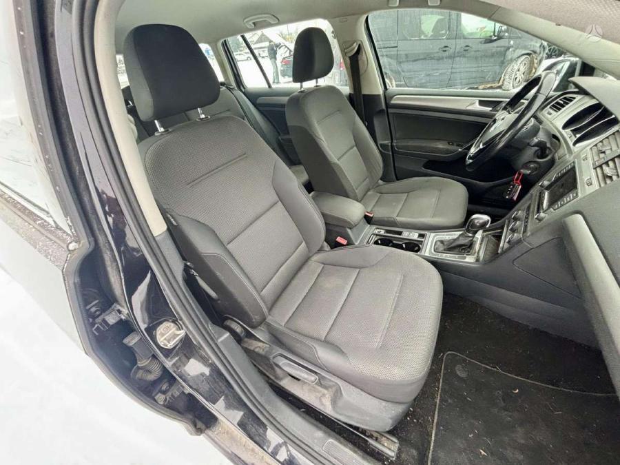 Black Volkswagen Golf 2015 in Taurage, with an engine capacity of 1.60 L and mileage of 260 thousand km for 6300 €, photo 14 on AUTOMOTO.COM.LV