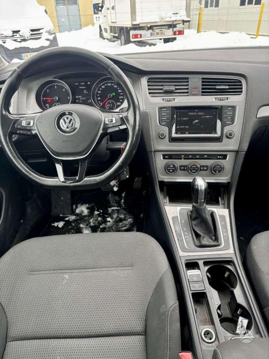 Black Volkswagen Golf 2015 in Taurage, with an engine capacity of 1.60 L and mileage of 260 thousand km for 6300 €, photo 16 on AUTOMOTO.COM.LV