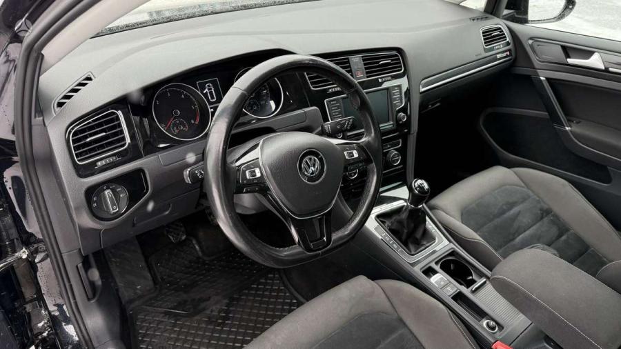 Melns Volkswagen Golf 2015 Viļņa, ar dzinēja tilpumu 1.60 L un nobraukumu 228 tūkst. km par 6900 €, foto 7 vietnē AUTOMOTO.COM.LV