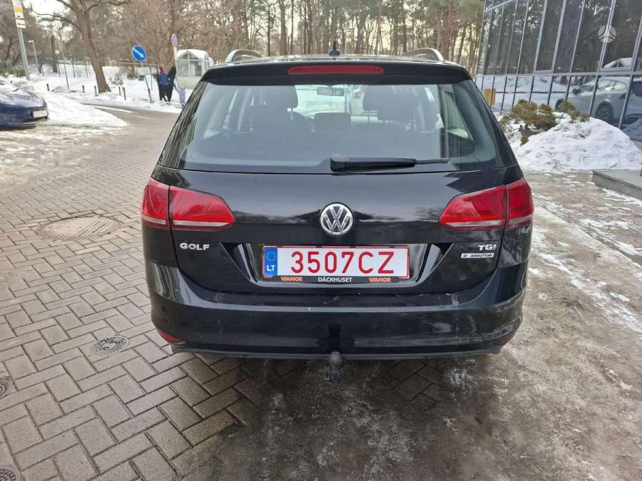 Black Volkswagen Golf 2015 in Vilnius, with an engine capacity of 1.40 L and mileage of 315 thousand km for 4900 €, photo 6 on AUTOMOTO.COM.LV