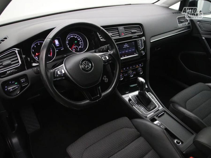 Black Volkswagen Golf 2015 in Vilnius, with an engine capacity of 1.40 L and mileage of 215 thousand km for 8499 €, photo 17 on AUTOMOTO.COM.LV