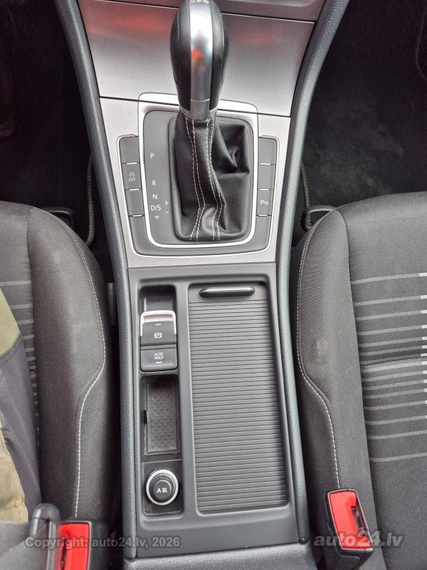 Black Volkswagen Golf 2015 in Tallinn, with an engine capacity of 1.60 L and mileage of 229 thousand km for 8000 €, photo 9 on AUTOMOTO.COM.LV