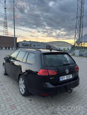 Black Volkswagen Golf 2015 in Valmiera, with an engine capacity of 1.60 L and mileage of 271 thousand km for 6450 €, photo 6 on AUTOMOTO.COM.LV