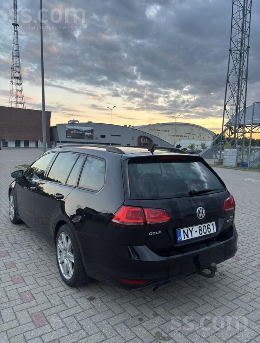 Black Volkswagen Golf 2015 in Valmiera, with an engine capacity of 1.60 L and mileage of 271 thousand km for 6450 €, photo 6 on AUTOMOTO.COM.LV