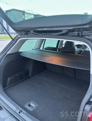 Black Volkswagen Golf 2015 in Valmiera, with an engine capacity of 1.60 L and mileage of 271 thousand km for 6450 €, photo 10 on AUTOMOTO.COM.LV