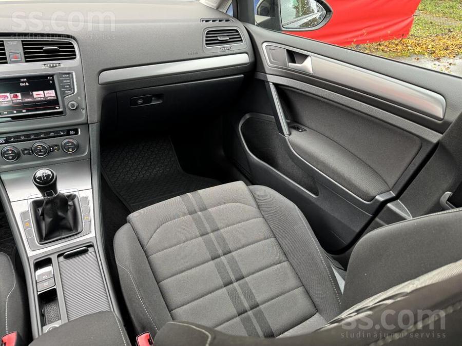 Melns Volkswagen Golf 2015 Rīga, ar dzinēja tilpumu 1.60 L un nobraukumu 130 tūkst. km par 8500 €, foto 11 vietnē AUTOMOTO.COM.LV