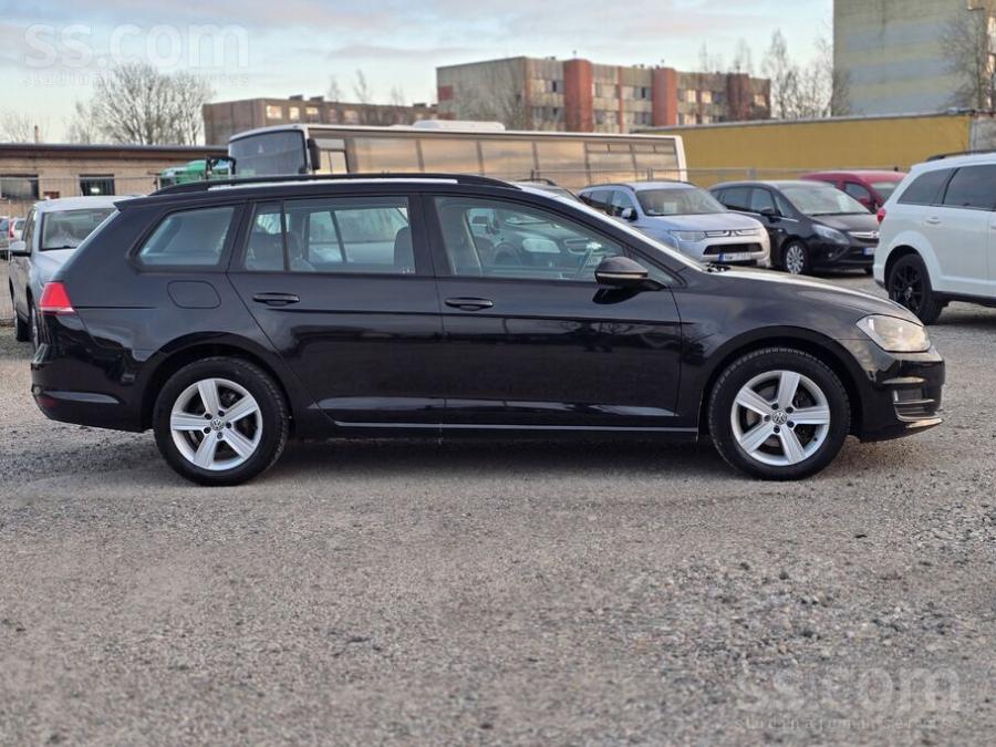 Black Volkswagen Golf 2015 in Liepaja, with an engine capacity of 1.60 L and mileage of 198 thousand km for 6490 €, photo 6 on AUTOMOTO.COM.LV
