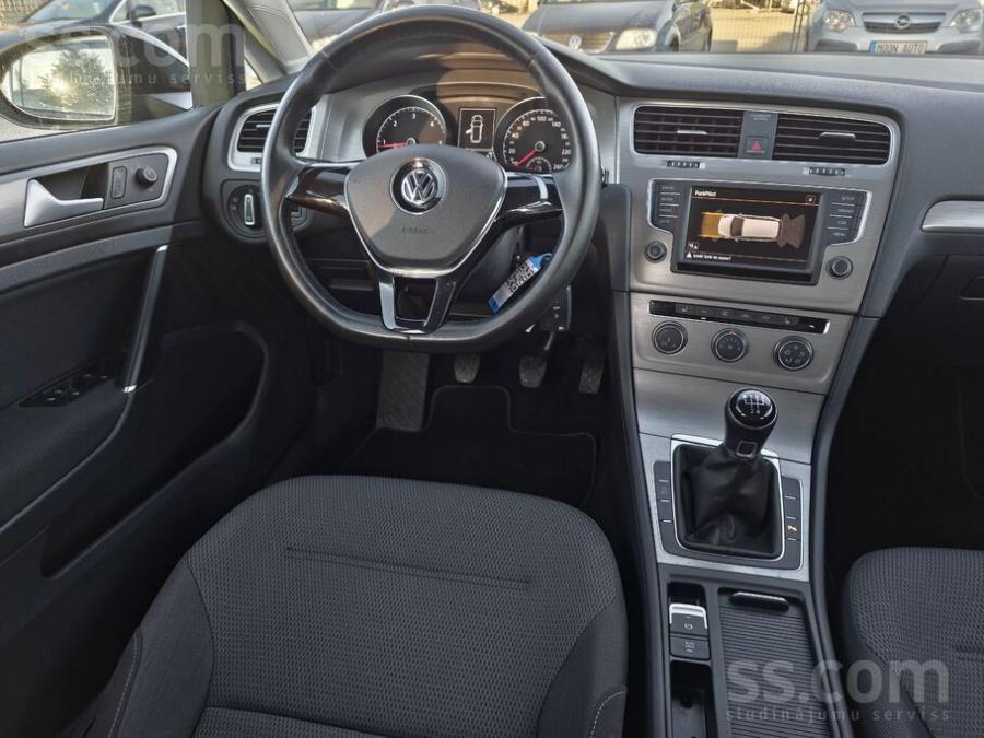 Black Volkswagen Golf 2015 in Liepaja, with an engine capacity of 1.60 L and mileage of 198 thousand km for 6490 €, photo 12 on AUTOMOTO.COM.LV