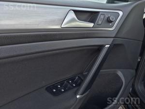 Black Volkswagen Golf 2015 in Liepaja, with an engine capacity of 1.60 L and mileage of 198 thousand km for 6490 €, photo 17 on AUTOMOTO.COM.LV