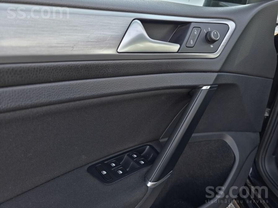 Black Volkswagen Golf 2015 in Liepaja, with an engine capacity of 1.60 L and mileage of 198 thousand km for 6490 €, photo 17 on AUTOMOTO.COM.LV