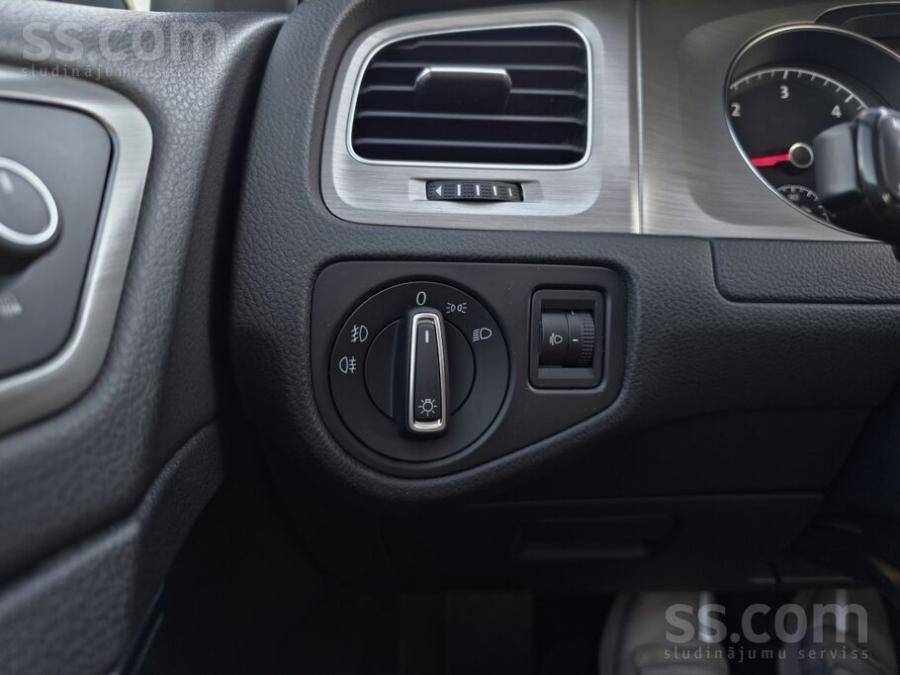 Black Volkswagen Golf 2015 in Liepaja, with an engine capacity of 1.60 L and mileage of 198 thousand km for 6490 €, photo 27 on AUTOMOTO.COM.LV