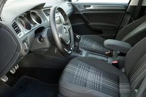 Melns Volkswagen Golf 2015 Rīga, ar dzinēja tilpumu 1.60 L un nobraukumu 188 tūkst. km par 8700 €, foto 12 vietnē AUTOMOTO.COM.LV