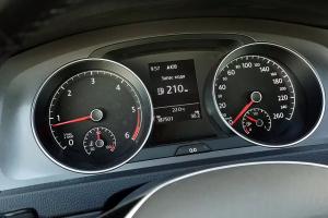 Melns Volkswagen Golf 2015 Rīga, ar dzinēja tilpumu 1.60 L un nobraukumu 188 tūkst. km par 8700 €, foto 15 vietnē AUTOMOTO.COM.LV