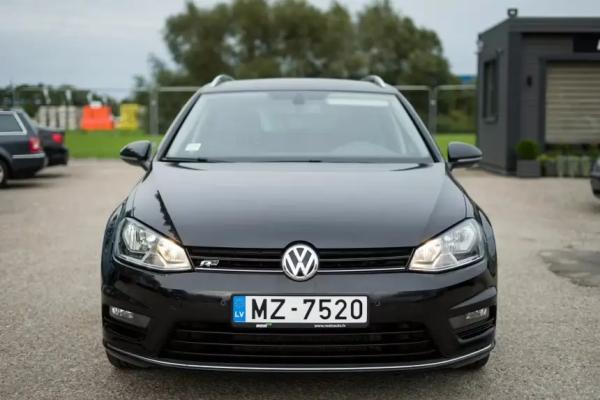 Melns Volkswagen Golf 2015 Liepāja, ar dzinēja tilpumu 1.60 L un nobraukumu 212 tūkst. km par 11500 €, foto 1 vietnē AUTOMOTO.COM.LV