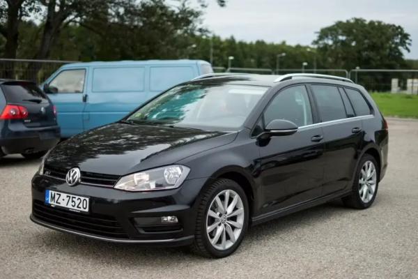 Melns Volkswagen Golf 2015 Liepāja, ar dzinēja tilpumu 1.60 L un nobraukumu 212 tūkst. km par 11500 €, foto 2 vietnē AUTOMOTO.COM.LV
