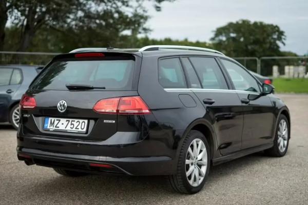 Melns Volkswagen Golf 2015 Liepāja, ar dzinēja tilpumu 1.60 L un nobraukumu 212 tūkst. km par 11500 €, foto 8 vietnē AUTOMOTO.COM.LV