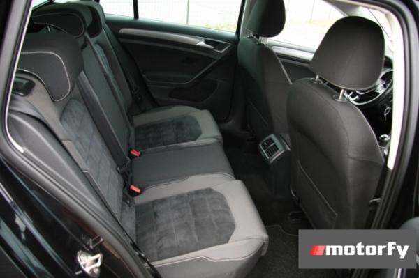 Melns Volkswagen Golf 2015 Rīga, ar dzinēja tilpumu 1.60 L un nobraukumu 216 tūkst. km par 8650 €, foto 7 vietnē AUTOMOTO.COM.LV
