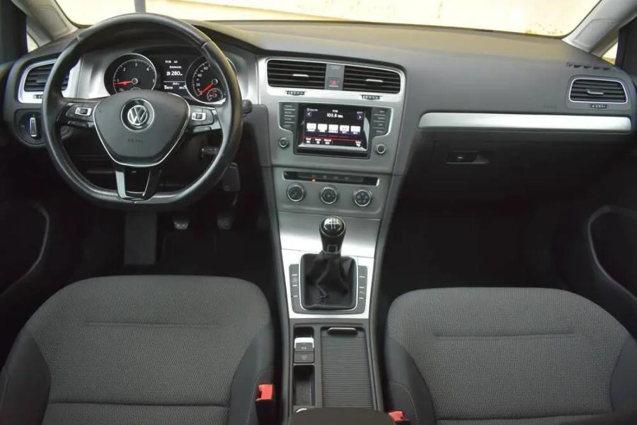 Melns Volkswagen Golf 2015 Talsi, ar dzinēja tilpumu 1.60 L un nobraukumu 328 tūkst. km par 5700 €, foto 8 vietnē AUTOMOTO.COM.LV