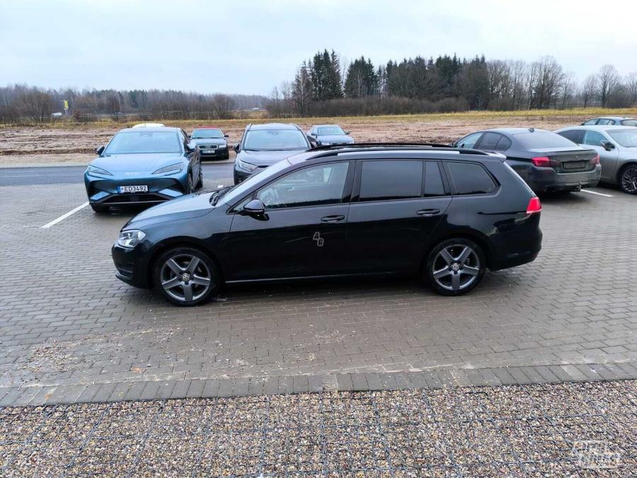 Melns Volkswagen Golf 2015 Kauņa, ar dzinēja tilpumu 1.60 L un nobraukumu 283 tūkst. km par 4990 €, foto 3 vietnē AUTOMOTO.COM.LV