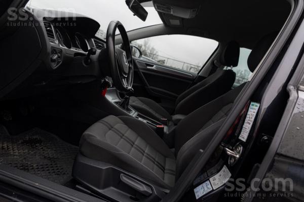 Melns Volkswagen Golf 2015 Rīga, ar dzinēja tilpumu 1.60 L un nobraukumu 130 tūkst. km par 8500 €, foto 7 vietnē AUTOMOTO.COM.LV