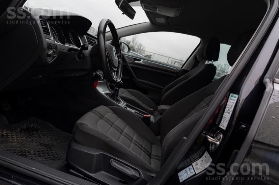 Black Volkswagen Golf 2015 in Riga, with an engine capacity of 1.60 L and mileage of 130 thousand km for 8500 €, photo 8 on AUTOMOTO.COM.LV