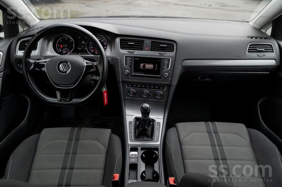 Black Volkswagen Golf 2015 in Riga, with an engine capacity of 1.60 L and mileage of 130 thousand km for 8500 €, photo 11 on AUTOMOTO.COM.LV