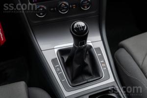 Black Volkswagen Golf 2015 in Riga, with an engine capacity of 1.60 L and mileage of 130 thousand km for 8500 €, photo 14 on AUTOMOTO.COM.LV