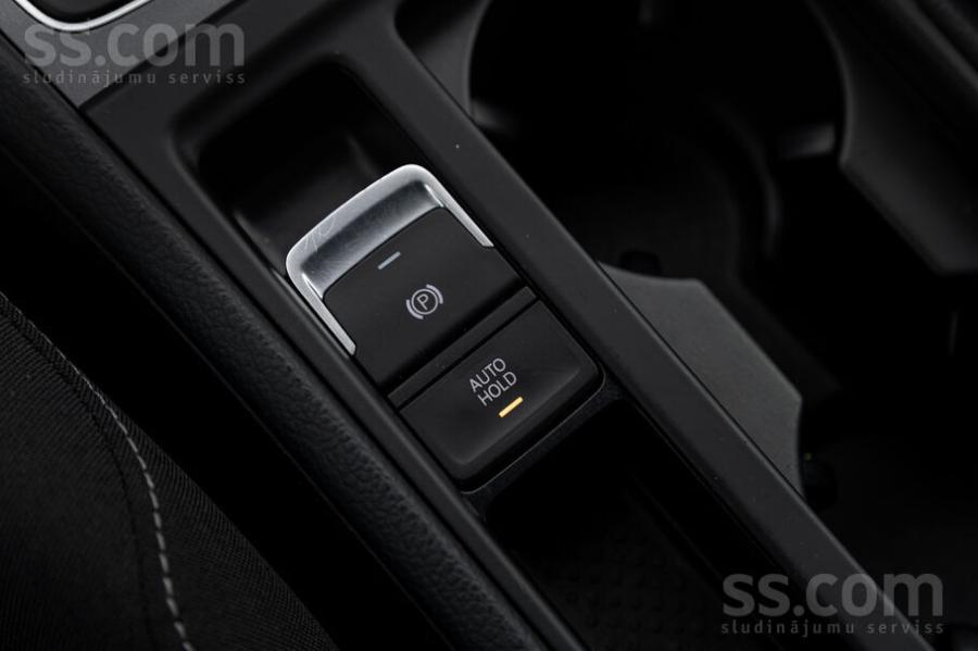 Black Volkswagen Golf 2015 in Riga, with an engine capacity of 1.60 L and mileage of 130 thousand km for 8500 €, photo 19 on AUTOMOTO.COM.LV