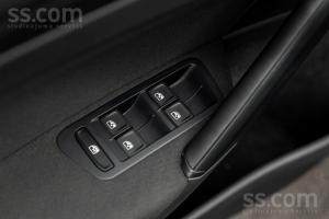 Black Volkswagen Golf 2015 in Riga, with an engine capacity of 1.60 L and mileage of 130 thousand km for 8500 €, photo 20 on AUTOMOTO.COM.LV