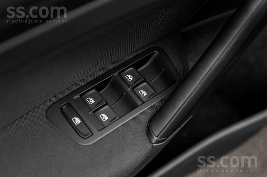 Black Volkswagen Golf 2015 in Riga, with an engine capacity of 1.60 L and mileage of 130 thousand km for 8500 €, photo 20 on AUTOMOTO.COM.LV