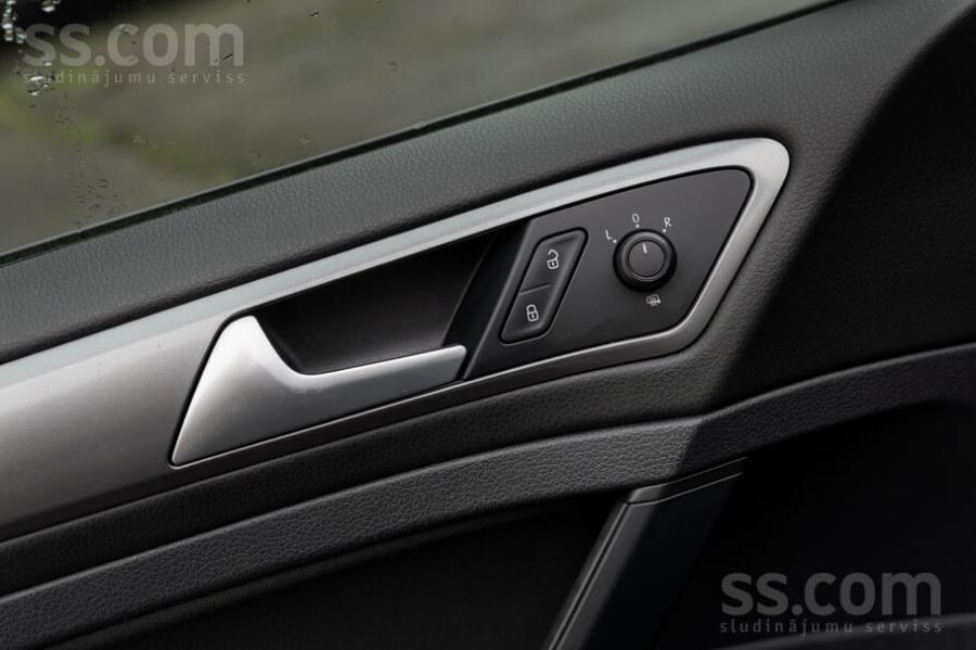 Black Volkswagen Golf 2015 in Riga, with an engine capacity of 1.60 L and mileage of 130 thousand km for 8500 €, photo 21 on AUTOMOTO.COM.LV