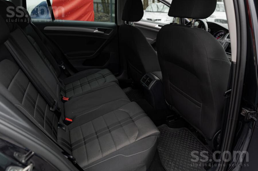 Black Volkswagen Golf 2015 in Riga, with an engine capacity of 1.60 L and mileage of 130 thousand km for 8500 €, photo 22 on AUTOMOTO.COM.LV