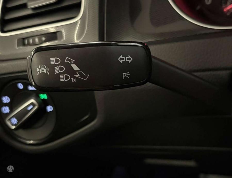 Black Volkswagen Golf 2015 in Marijampole, with an engine capacity of 1.97 L and mileage of 250 thousand km for 10950 €, photo 8 on AUTOMOTO.COM.LV