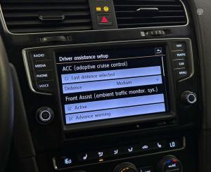 Black Volkswagen Golf 2015 in Marijampole, with an engine capacity of 1.97 L and mileage of 250 thousand km for 10950 €, photo 11 on AUTOMOTO.COM.LV