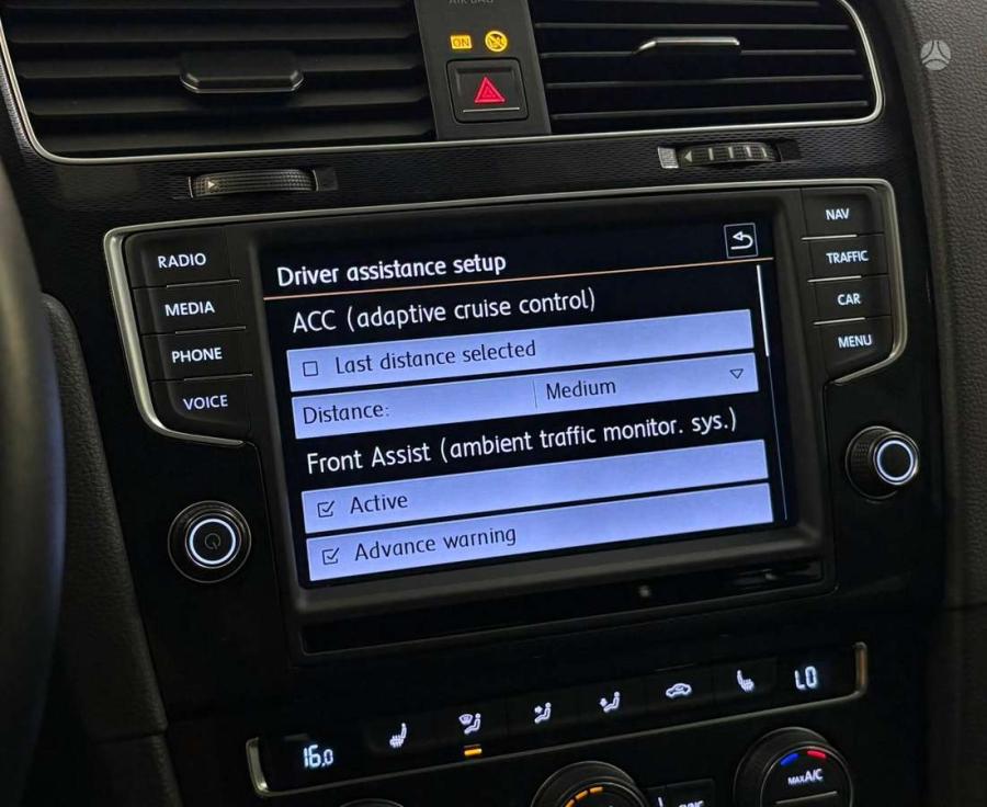 Black Volkswagen Golf 2015 in Marijampole, with an engine capacity of 1.97 L and mileage of 250 thousand km for 10950 €, photo 11 on AUTOMOTO.COM.LV