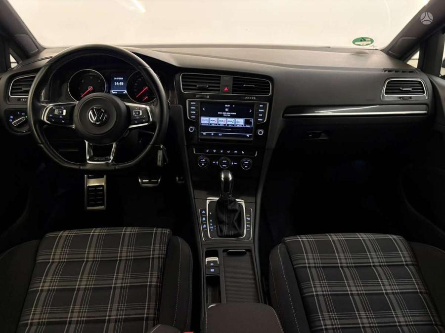Black Volkswagen Golf 2015 in Marijampole, with an engine capacity of 1.97 L and mileage of 250 thousand km for 10950 €, photo 22 on AUTOMOTO.COM.LV