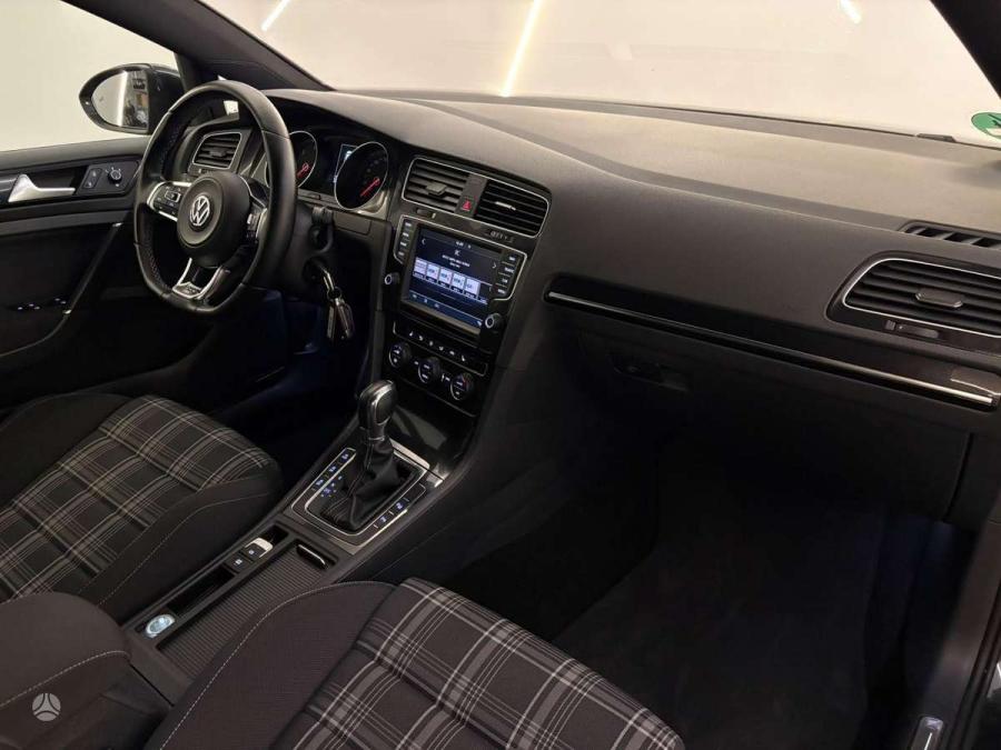 Black Volkswagen Golf 2015 in Marijampole, with an engine capacity of 1.97 L and mileage of 250 thousand km for 10950 €, photo 25 on AUTOMOTO.COM.LV