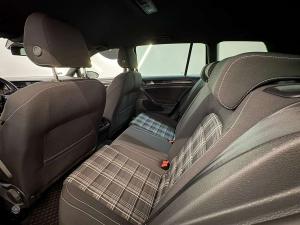 Black Volkswagen Golf 2015 in Marijampole, with an engine capacity of 1.97 L and mileage of 250 thousand km for 10950 €, photo 26 on AUTOMOTO.COM.LV