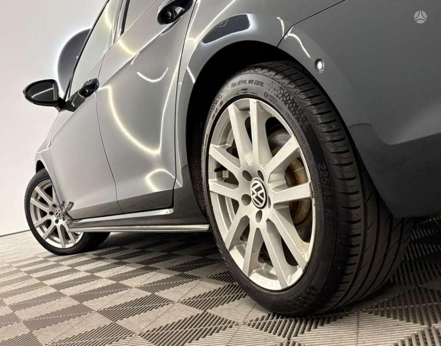 Black Volkswagen Golf 2015 in Marijampole, with an engine capacity of 1.97 L and mileage of 250 thousand km for 10950 €, photo 29 on AUTOMOTO.COM.LV