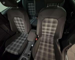 Black Volkswagen Golf 2015 in Marijampole, with an engine capacity of 1.97 L and mileage of 250 thousand km for 10950 €, photo 30 on AUTOMOTO.COM.LV