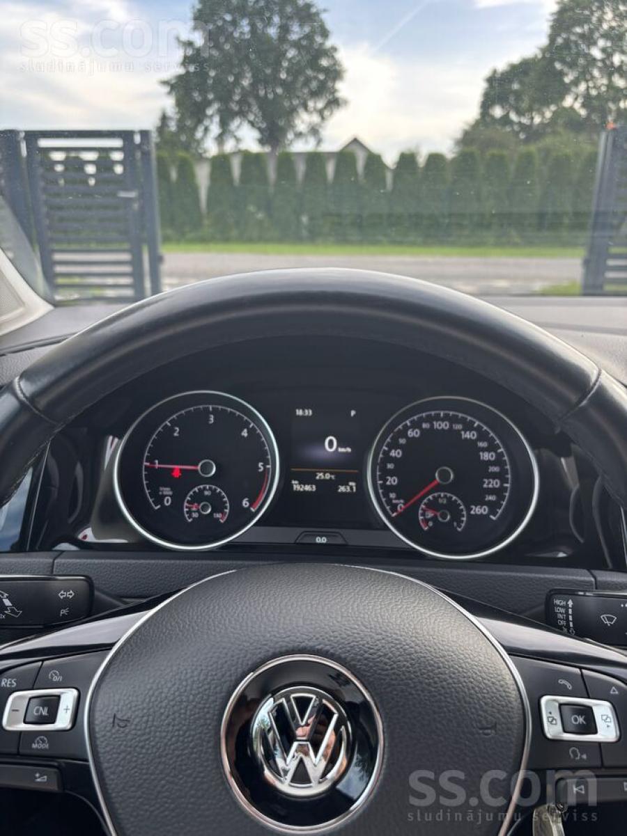 Black Volkswagen Golf 2015 in Riga, with an engine capacity of 2.00 L and mileage of 192 thousand km for 7950 €, photo 11 on AUTOMOTO.COM.LV