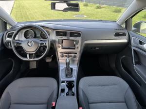 Black Volkswagen Golf 2015 in Mazeikiai, with an engine capacity of 1.60 L and mileage of 326 thousand km for 5500 €, photo 6 on AUTOMOTO.COM.LV