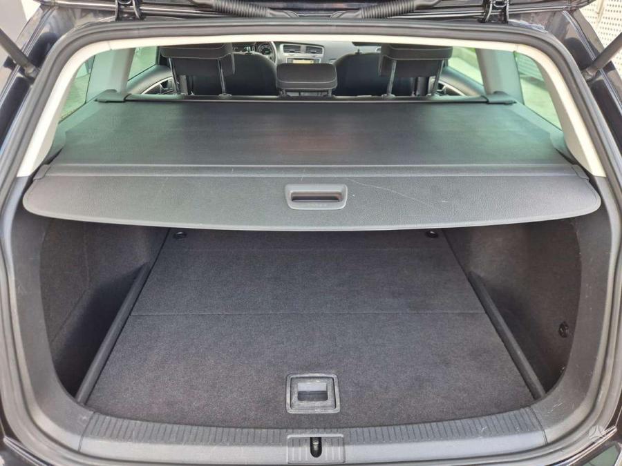Black Volkswagen Golf 2015 in Kaunas, with an engine capacity of 1.60 L and mileage of 240 thousand km for 6950 €, photo 17 on AUTOMOTO.COM.LV