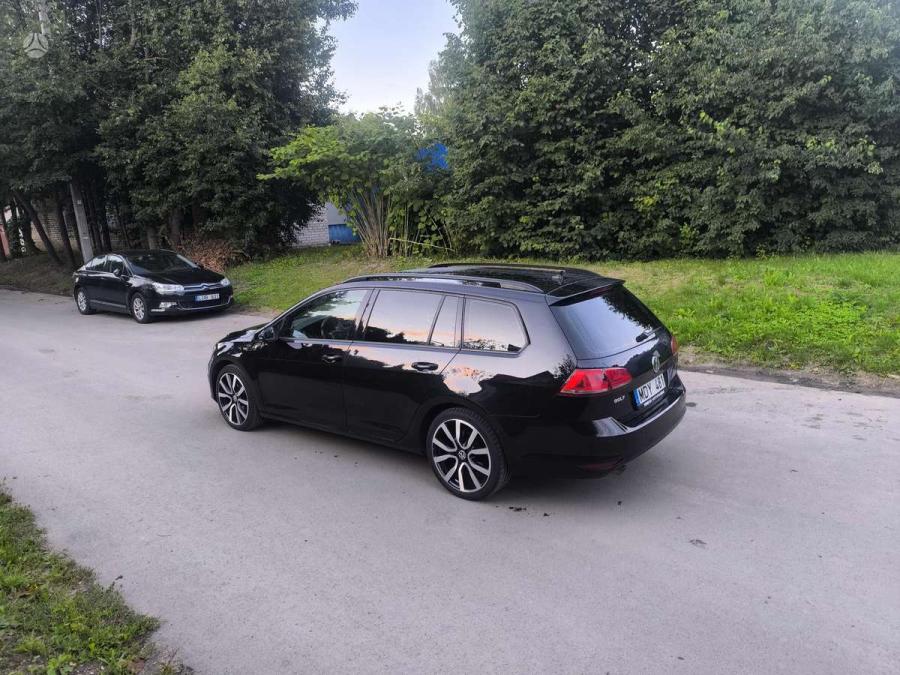 Black Volkswagen Golf 2015 in Kaunas, with an engine capacity of 1.60 L and mileage of 283 thousand km for 5190 €, photo 5 on AUTOMOTO.COM.LV