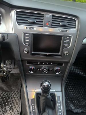 Black Volkswagen Golf 2015 in Kaunas, with an engine capacity of 1.60 L and mileage of 283 thousand km for 5190 €, photo 12 on AUTOMOTO.COM.LV