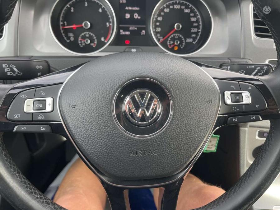 Melns Volkswagen Golf 2015 Kauņa, ar dzinēja tilpumu 1.60 L un nobraukumu 235 tūkst. km par 5250 €, foto 21 vietnē AUTOMOTO.COM.LV